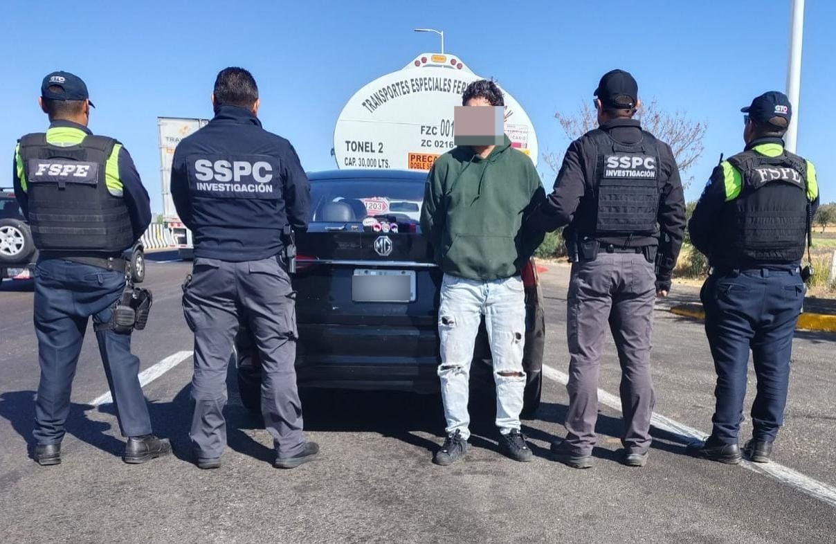 Detiene Policía Estatal de Caminos a hombre con arma de fuego y ...